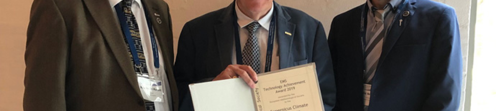 Climate Data Store team receives EMS Technology Achievement Award | ECMWF
